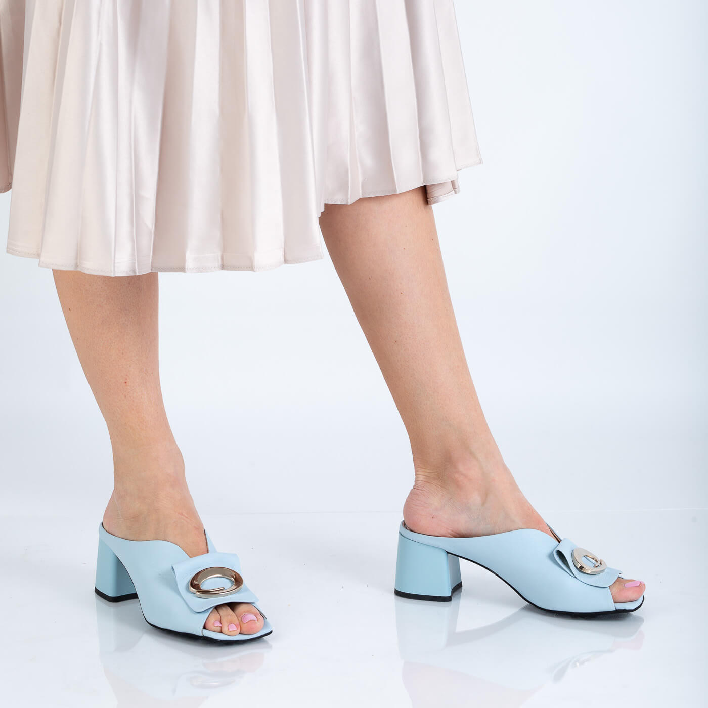 Saboti dama Capricia